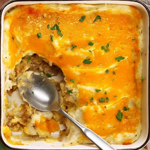 Thanksgiving Leftovers Casserole