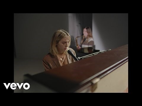 The Japanese House - One for sorrow, two for Joni Jones (Live)