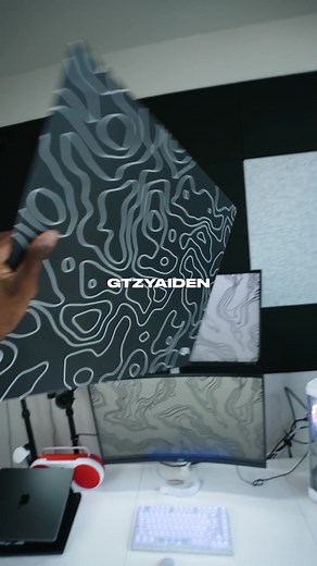 This might be the BEST mousepad for your setup 😮‍💨 #mousepad #tech #techreview #glassmousepad #vlogger #technology #techtok #techtoktips #review #budgettech #tussalty