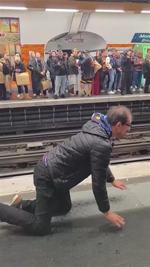 shiver on Instagram: "Oh #ad 🚀 Wanna go viral too? 🔥 Get my prompts & tips now! 🔗 Link in bio! > @shiverchain Good to know: Every Sunday I post the Prompt of the Week – proven AI prompts that actually work. Collect them and don’t miss out – only for subscribers! > @shiverchain Source: @stevlanc #humantocreature #creature #monster #nightmarefuel"