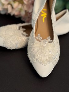Ivory Lace Ballet Flats| Bridal Shoes| Comfy Ballerina Style Wedding Shoes | Vegan Flats| Wedding Slippers| Elegant Getting Ready - Etsy