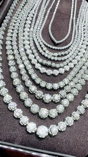 💎 Natural vs. Lab-Grown — The Difference Just Got Bigger GIA has officially announced: Lab-grown diamonds will no longer be graded using the same 4Cs as natural diamonds. 🚫 No detailed grading. ✅ Only broad categories like “Premium” or “Standard”. ✨ Natural diamonds are formed over billions of years—each one unique, with full certification based on Cut, Color, Clarity, and Carat. 🌍 Lab-grown diamonds? Mass-produced, identical, and now with limited grading. They may shine… but they don’t hold 