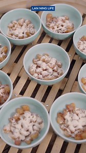 Those traditional crafts on the verge of extinction hold the wisdom of our ancestors, protect our culture, and are a national memory etched into our bones. #JadeNourishingGel #JadeNourishingGel #IntangibleCulturalHeritage #GuardiansOfIntangibleCulturalHeritage | Lan Ning Life