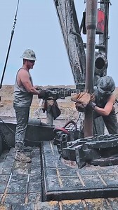3.5M views · 61K reactions | Work Over Rig job #drilling #rig #petroleum #tripping #driller | Drilling Rig Work Life | Facebook