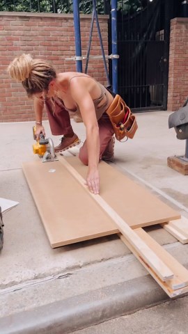 DIY babe on Instagram: "When I’m traveling, my workshop is the sidewalk, a wagon and a bunch of cordless power tools 😝 Make it work wherever you are! #dewalttools #diybabe #constructiongirl #constructionwoman #buildit #chickswithpowertools #dewalttough #shebuilds #powertools #mdf #constructionwoman"