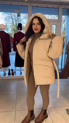 БРЕНД жіночого одягу MODUS❤️🇺🇦 on Instagram: "🎄Знижка –51% 🔥Ціна зараз — 3128 грн🎅🏻 🎅🏻Різдвяний марафон знижок🎄 Пуховик «Сідней» — готовий тішити вас цією зимою✨ 🥛 Беж ⚫ Чорний 🤎 Шоколад Теплий, легкий, стильний і водночас дуже комфортний у щоденному носінні. Ідеальний силует, водовідштовхувальна тканина, якісна фурнітура та наш фірмовий крій ✨ 💛Власне виробництво у Харкові — кожен шов, кожна деталь з любов’ю і турботою про вас. Це той випадок, коли базовий пуховик виглядає дорого й