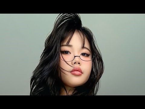 Yina Homefi | Plus Size Curvy Model Biography, Lifestyle, Career & Body Positivity Icon