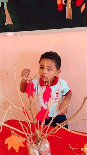 As part of our hands-on learning activities, the children enjoyed a beautiful autumn-themed fine motor activity 🍂 They explored natural branches and leaves, carefully placing and hanging the leaves to develop their fine motor skills, hand-eye coordination, and sensory awareness. This engaging activity also encouraged creativity, focus, and a deeper connection with nature through play-based learning. Hashtags: #AutumnActivity #FineMotorSkills #HandsOnLearning #SensoryPlay #EarlyYears NatureBased