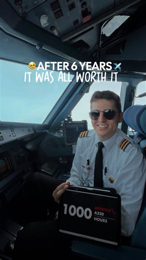 Six years ago, he was dreaming of becoming a commercial pilot. Today, he’s flying as a First Officer at Avianca 🥹✈️ 🧑🏻‍✈️🇨🇴Felipe is an ADF graduate, and his story reminds us that dreams don’t come true by luck, they are built with discipline, hours of study, and unwavering determination 💪🏽✅. There were early mornings, nerves before every flight, moments of doubt… but also passion, focus, and a firm decision to never give up 🎯 It fills our hearts to see how far our graduates have gone. B