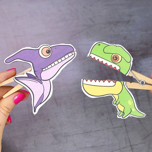 Printable Dinosaur Clothespin Puppets https://www.easypeasyandfun.com/dinosaurs-clothespin-puppets/ | Easy Peasy and Fun