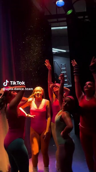 Bailar sin brillo no se siente igual🤭 #fairy #fyp #shewasafairy #paratii #dance