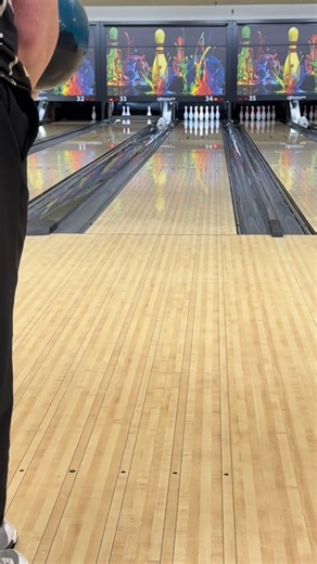 Brayden LaGuire on Instagram: "Motiv Monday! Today featuring the brand new Apex Jackal! This is a very clean piece while also featuring the brand new Power Band Core Technology! Get yours on 1/7/26! Also check out @efx2014 to get yourself a custom jersey like I did! #motiv #motivnation #bowling #bowl #efx"