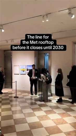 After this weekend the Met Rooftop be closed for five years as construction. The museum’s new $500 million project will relocate and expand the rooftop garden from about 7,500 to nearly 10,000 square feet. When it reopens in 2030, expect a larger, redesigned terrace - but no quick rooftop visits until then. 🎥 @frankierocco3 | New York Locals