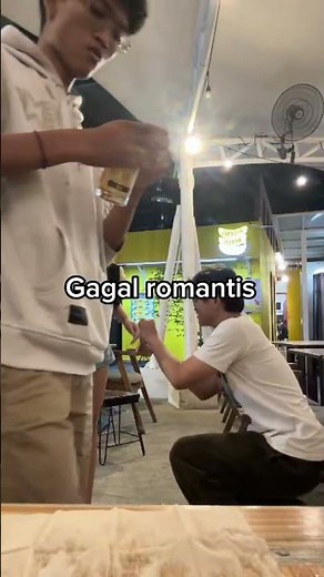 Mau romantis tapi tidak diizinkan oleh semesta.