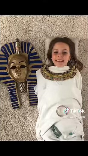 How to make an Ancient Egypt Tutankhamen Death Mask 24 secs TikTok