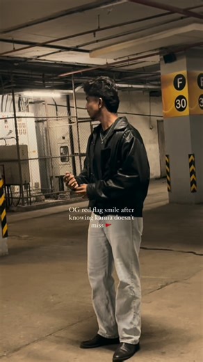 Asbarrr on Instagram: "Huhh! Template? ⬇️ . . . . Fllw @imasbarr_ and commnt (template) . . . #explorepage #relatable #sarcastic #reels #foryou #redflag #viralvideos"