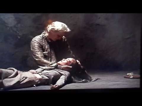 Fragmento de la CASA DE LOS ESPÍRITUS