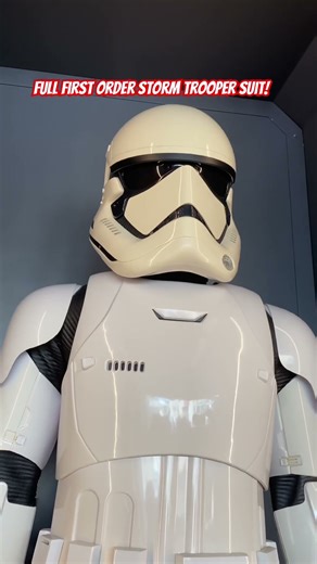 Hollywood Studios - First Order’s Full Storm Trooper Suit on display at Galaxy’s Edge! #stormtrooper
