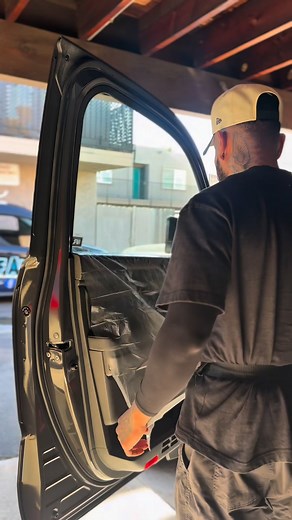 My client got her tint done while she stayed home with the kids 👧 FOR BOOKING (323) 879 2704 #windowtint #tint #mobiledetailing #orangecounty #explorepage #explore #fyp | Work Of Art Detail