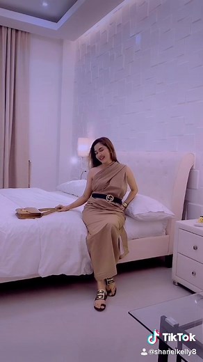 Make it a dress challenge 🙈💩blanket or curtain?! 😅😅#makeitadresschallenge #blanketchallenge #justforfun #justfortiktok @vaughn_river idol🤣