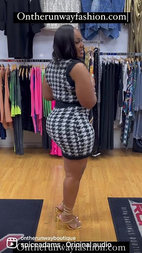 Curvy Fashion Runway Model Showcase