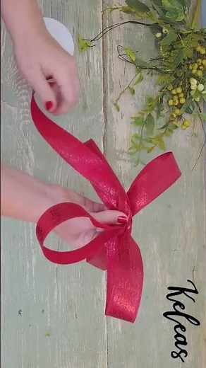 How to Make a Really Simple Hand-Bow for Wreaths | Quick DIY Tutorial