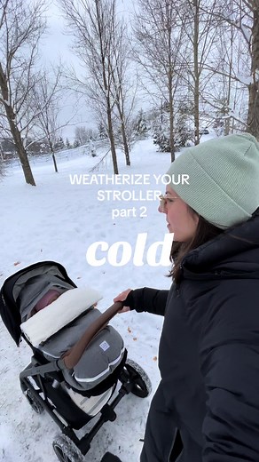 A stroller footmuff is the BEST accessory for cold days. Rosalie was so toasty warm in there you dont even need to put her in many layers or a snowsuit ! However i wouldnt recommend this for babies who are starting to walk. If they want to get out of the stroller and play in the park or walk with you then youre better off skipping this and going with a warm snowsuit instead. #montrealmom #outdoormommy #babywintergear #winterbabygear #babywinterwear #winterbabyproducts #weatherizeyourstroller #nu