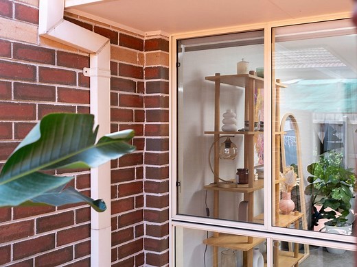 How To Replace Flyscreen Mesh  - Bunnings Australia