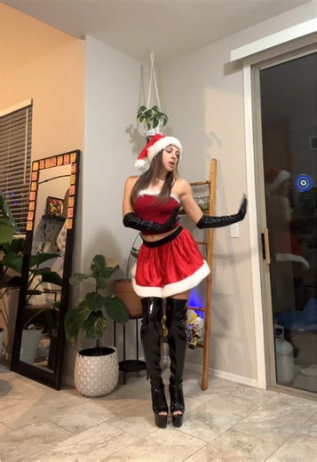 6 days till Christmas 🥰 #dance #thankyounext #arianagrande #fyp