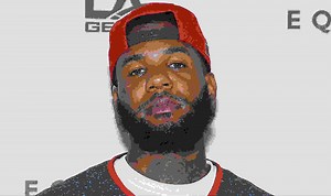 Rapper falls on crowd during concert