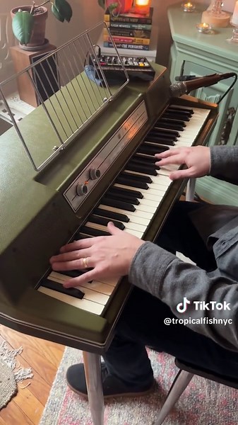 Awesome Cover of Supertramp's Goodbye Stranger on Wurlitzer with Drum Machine!