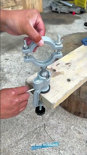 Swivel Clamp Holder for Controlled Tool Positioning 🛠️