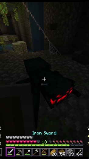 A SPIDER HATCHED FROM AN EGG AND ATTACKED ME 😱🕷️#minecraft #minecraftshorts #funnymoments