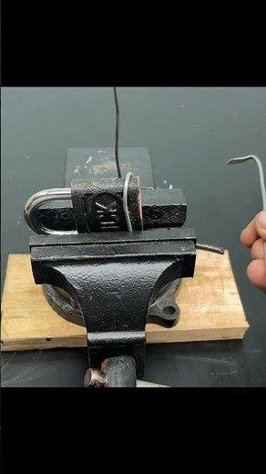 Simple Tools to Pick a Lock Without a Key