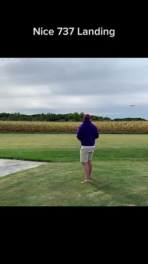 Nice 737 landing #airplane #boeing #boeing737 #737 #pilot #airline #suncountry #suncountryairlines @suncountry.air #rc #radiocontrolled #freewing #motionrc @motionrc #landing #slam #cool #hobby #horizonhobby #iflyama #mn #mnsummer #minnesota #frsky #runway #737max #cooltoy #cooltoys #geardown #downandlocked #painted #imadethat