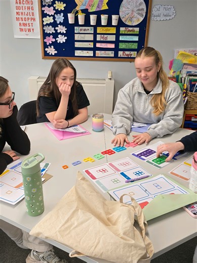 A brilliant morning with our fantastic Year 1 trainees! They smashed the CPA approach with number bonds and arrays in their Maths ITaP! Great job!! Bore gwych gyda'n hyfforddeion Blwyddyn 1 gwych! Fe wnaethon nhw lwyddo'n llwyr yn y dull CPA gyda bondiau rhif ac araeau yn eu ITaP Mathemateg! Gwaith gwych!! #teachersoftiktok #maths
