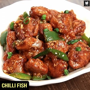 17K views · 698 reactions | Chilli Fish- all things spicy, tangy and delicious! This Indo-fusion dish is an appetizer that will turn your whole meal around even if it's just plain dal rice. With flavours that are hot and tantalizing. Chilli fish serves as a perfect appetizer. It is incredibly easy to cook. Don't forget to share and follow us for more such recipe. #getcurried #chillifish | Get Curried | Facebook