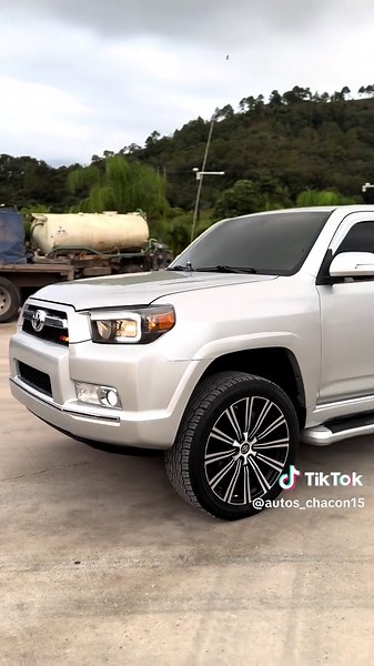 Toyota 4Runner 2012 4x4 Limited: Capacidad y Estilo