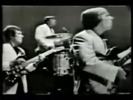 The Dave Clark Five - Catch Us If You Can ... 🎶 Let the music play: https://goldenoldies.dohimusic96.com/the-dave-clark-five-1965-catch-us-if-you-can?utm_source=facebook&utm_medium=preel&utm_campaign=goldenoldiesgreatesthits | Golden Oldies Greatest Hits