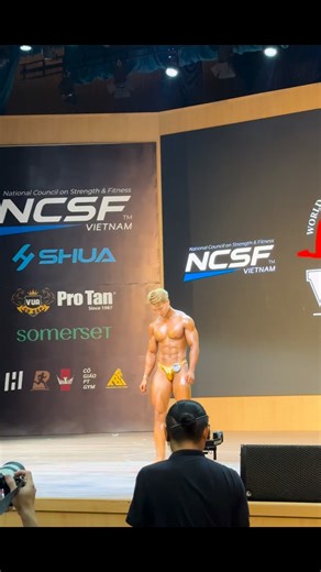 Năm sau có làm cái Npc natural không e iu . Demo cái cho 2026 rực rỡ nhể 🤣🤣🤣 . Coach thi đấu 2026 ib 🥰 #gym #hưngphạmfitness #gymbacgiang #đàotaoPt #HLVchuyennghiep #gym | Phạm Khánh Hưng