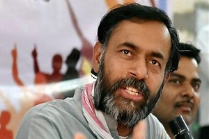 MCD elections 2017: Yogendra Yadav’s Swaraj India files complaint with EC regarding EVM malfunctioning