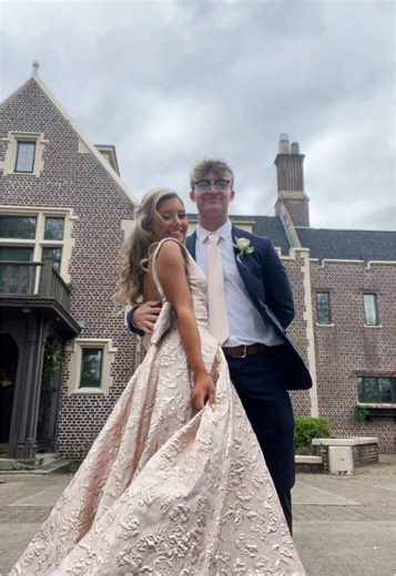 Prom Draft - Finding the Perfect Gown for 2025