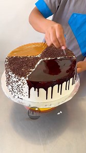 334K views · 7.3K reactions | Tutorial for decorating bulls with chocolate chips ganache and dulce de leche easy and simple | Cake Pie | Facebook