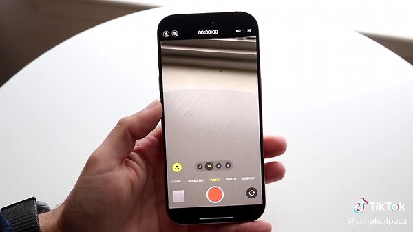 How To Pause & Resume Video Recording On iPhone!