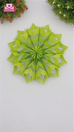 Paper Christmas Snowflakes | DIY Paper Snowflake Craft