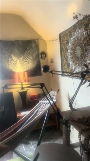 Submission to linus setup roast #fyp #pcsetup #gamersetup #linustechtips #fyp ‪@LinusTechTips‬