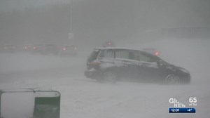 Snowstorm sweeps through Calgary leaving roads a mess