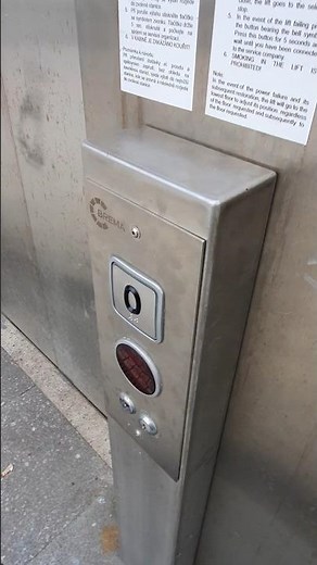 The elevator is not working!!! (Fail) @ Prague - Czech Republic #elevator #shorts