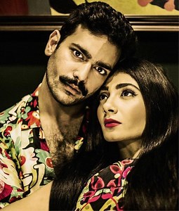 How one man is making kissing fashionable