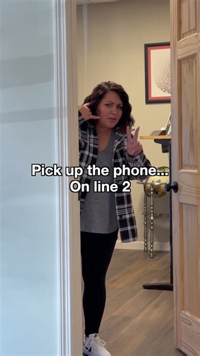 They say teamwork is all about good communication. 😂✌️